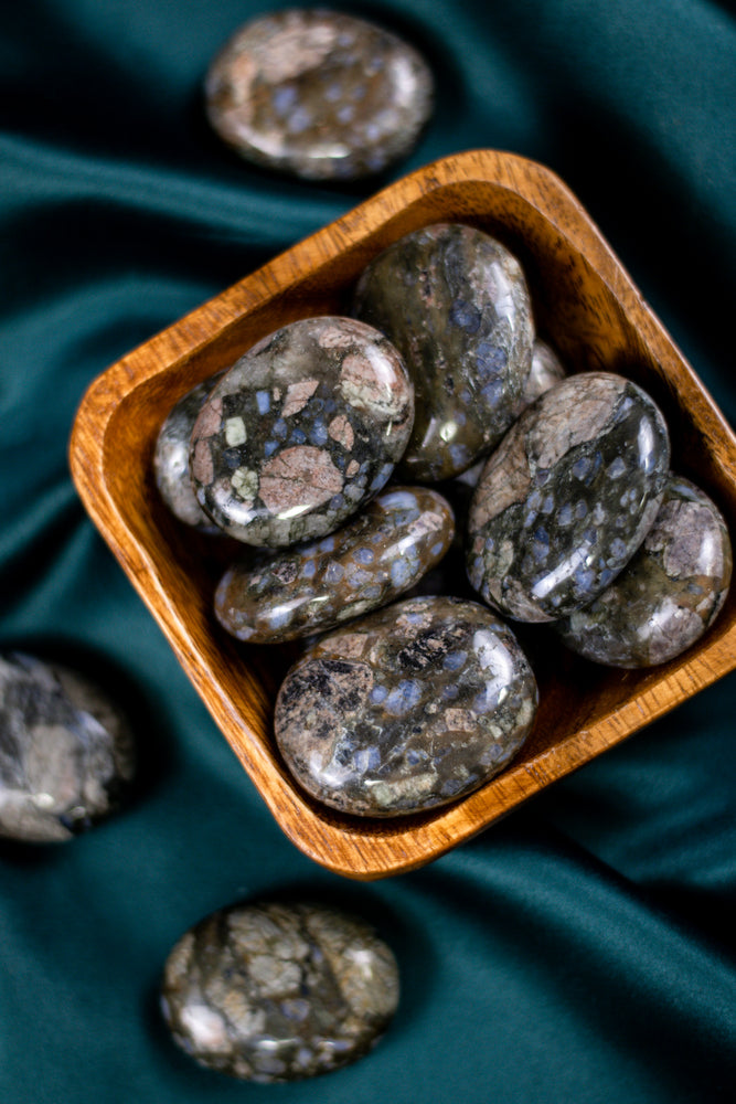 Confidence + Communication – Selene Stone