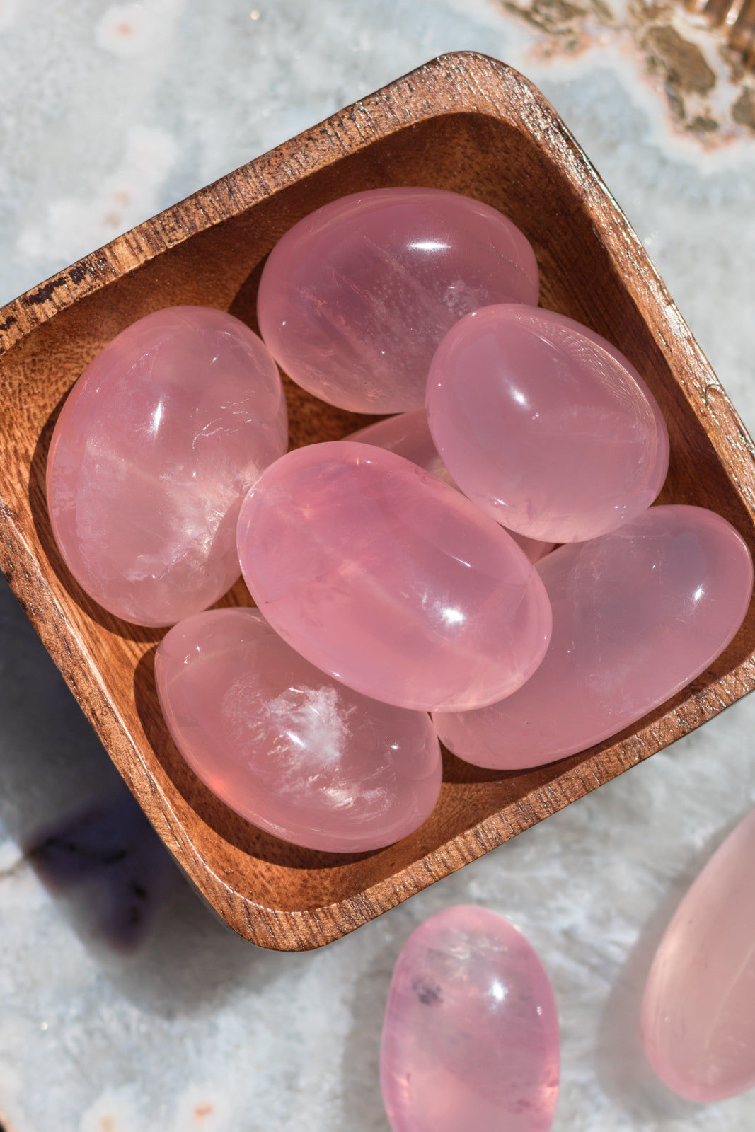 Rose Quartz Pebble – Selene Stone